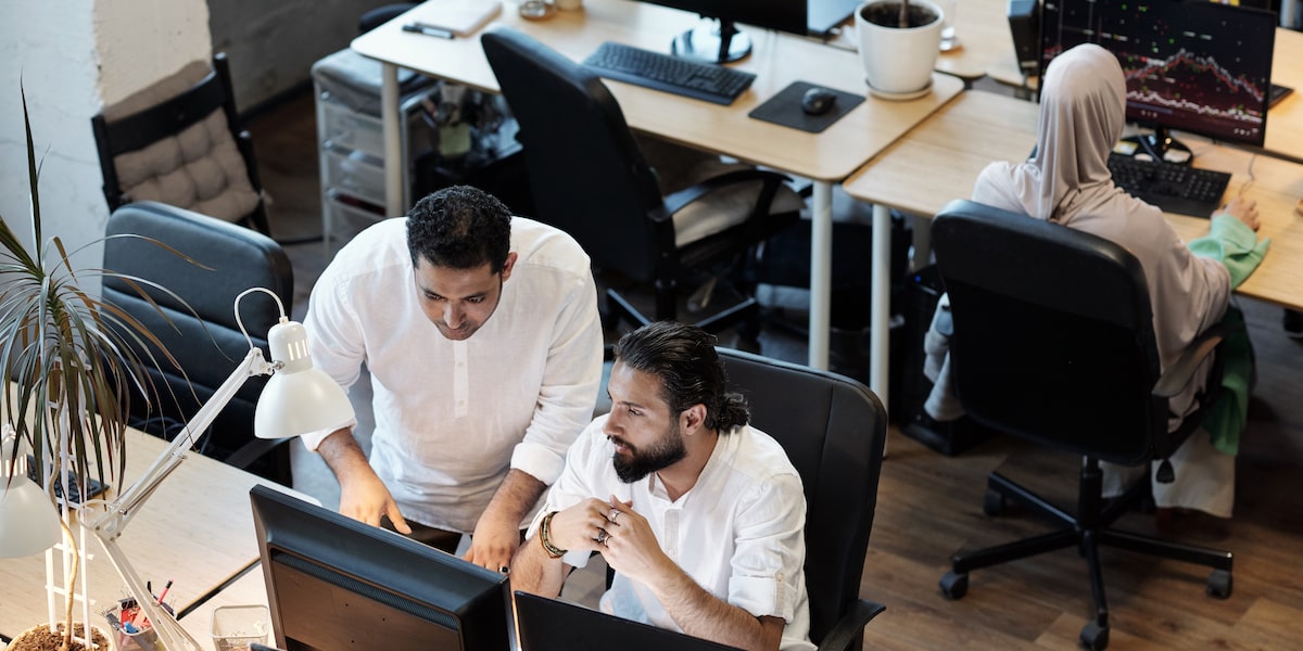 The Top Industries Hiring Data Analysts Right Now in 2024