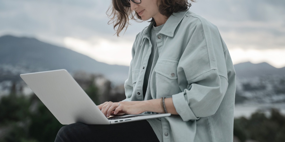 Is it Possible to Work as a Remote UI Designer? [2024 Guide]